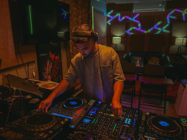 DJ Bergisch Gladbach finden - Top-DJs für Hochzeit & Party