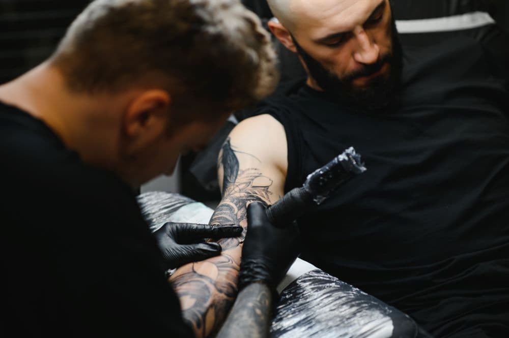 Die 10 besten Tattoo Studios in der Nähe 2025
